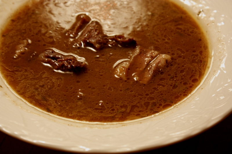 Oksehalesuppe der duer | Mad på Nybygget